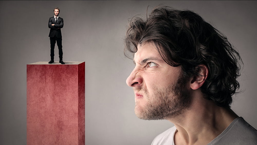 A inveja cria um abismo entre o invejoso e o invejado: o sucesso do ...