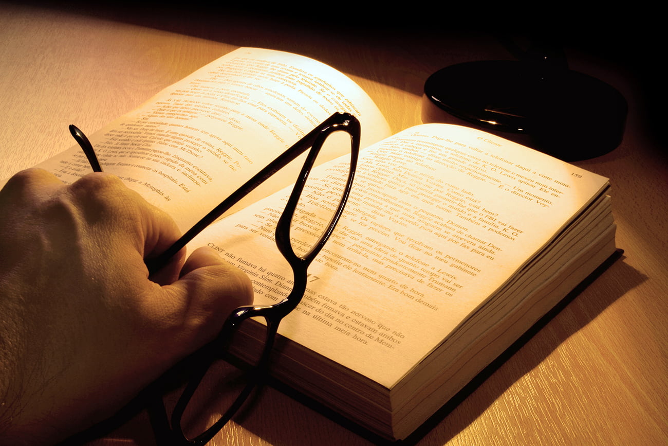 Precisa-se de Leitores - Revista Bula